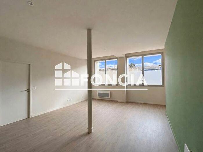 École Joseph Bara-Groupe scolaire Carnot-Hôtel de Ville, Agen : Appartement 2 pièces à louer
