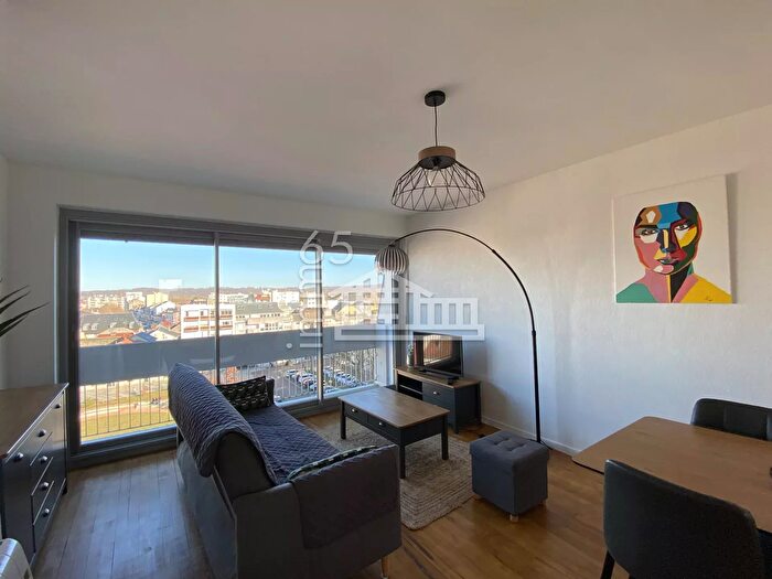 Appartement 3 pièces à Tarbes, Centre-ville, à louer