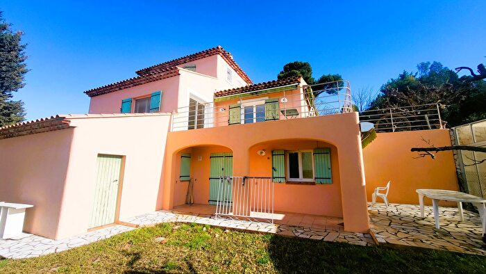 Maison à vendre - Marseille e , Saint-Menet - 6 pièces - 4 chambres