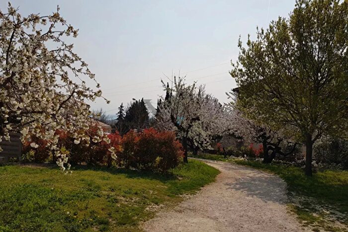 Maison à louer - Sauzet - 5 pièces - 3 chambres