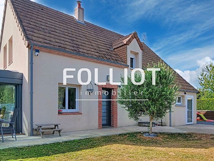 Saint-Symphorien-le-Valois : Maison 7 pièces à vendre