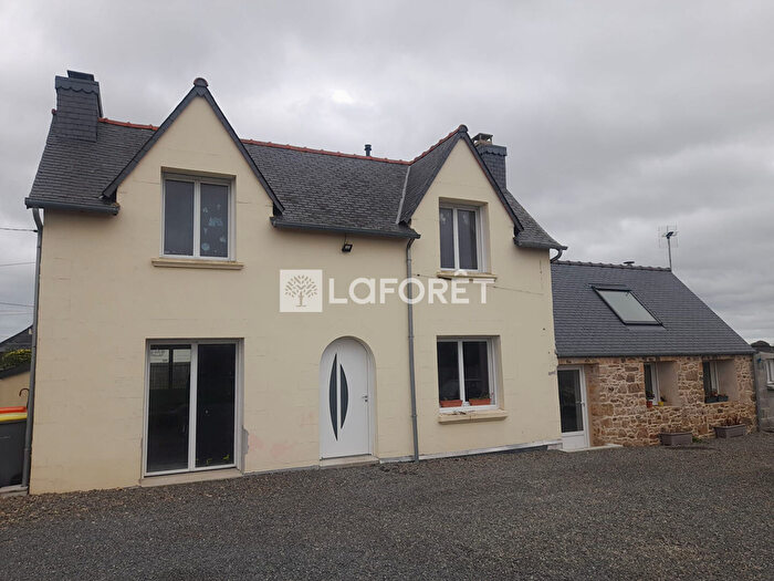 Maison à louer - Penvénan - 4 pièces - 3 chambres