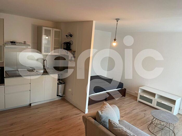 Appartement à louer - Fontenay-aux-Roses, Ormeaux, Renards - 1 pièce