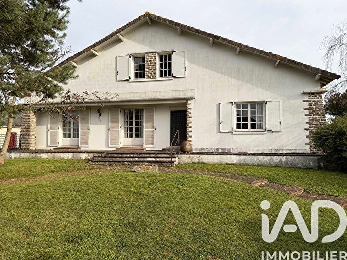 Maison à vendre - Ménigoute - 8 pièces - 4 chambres