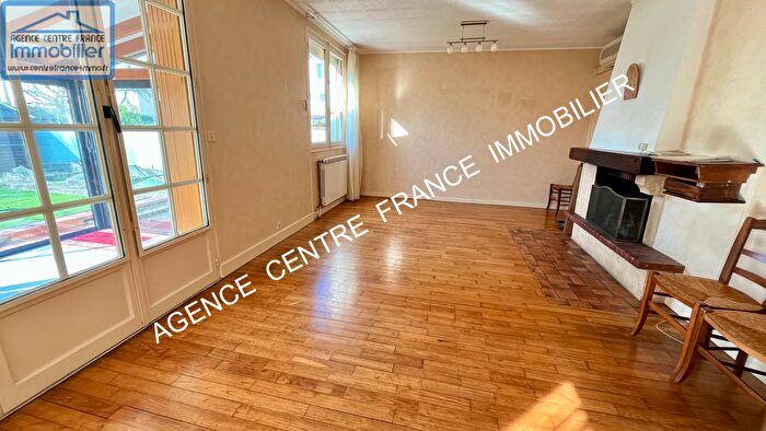Maison à vendre - Bourges, Aéroport, Vauvert, Pierrelay, Pissevieille - 5 pièces - 2 chambres