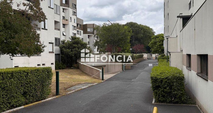 Nesles Nord, Champs-sur-Marne : Appartement 4 pièces à louer