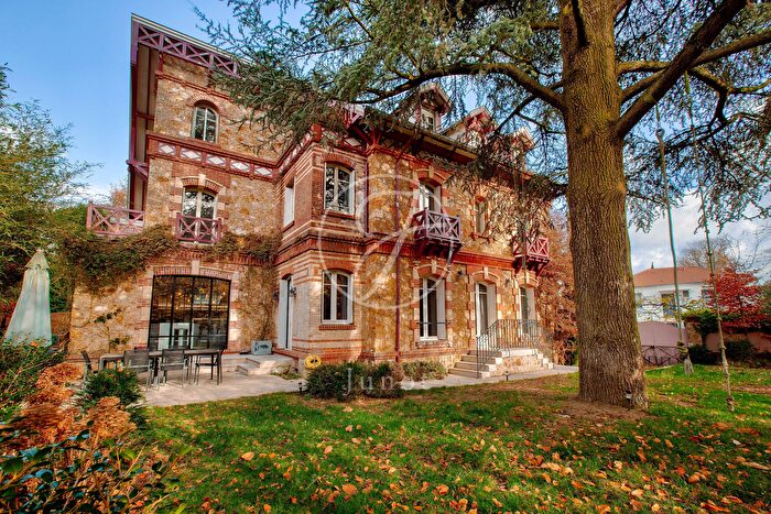 Maison à vendre - Vaucresson - 8 pièces - 4 chambres