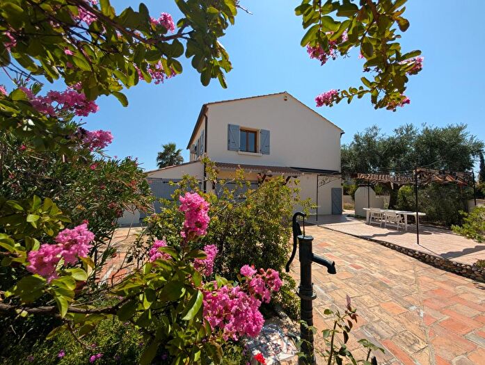Maison 6 pièces à Montblanc, à vendre