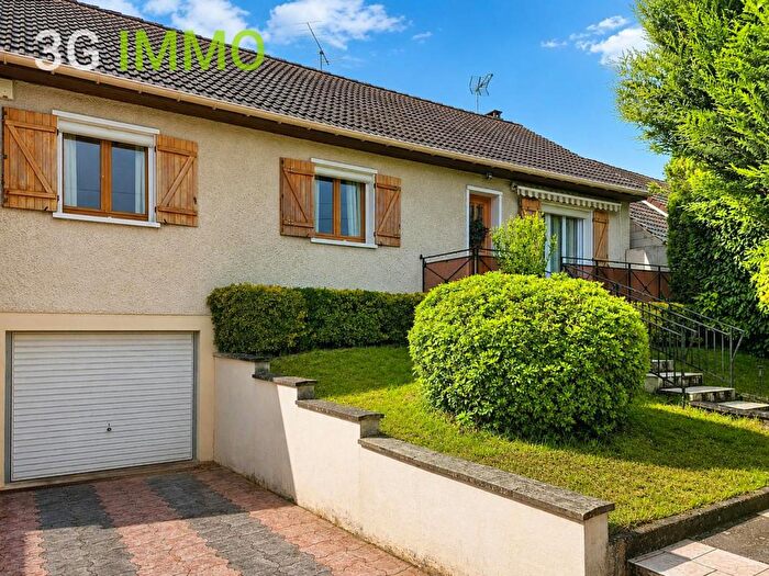 Maison 4 pièces à Issou, à vendre