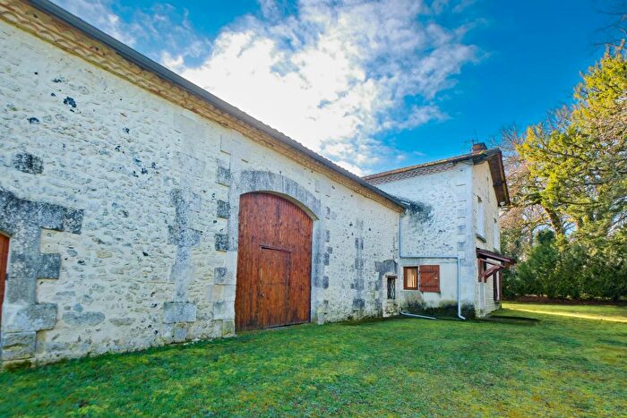 Maison à vendre - Grand-Brassac - 4 pièces - 3 chambres