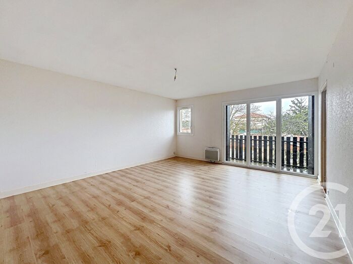 Appartement à louer - Villeneuve-sur-Lot, Eysses - 2 pièces - 1 chambre