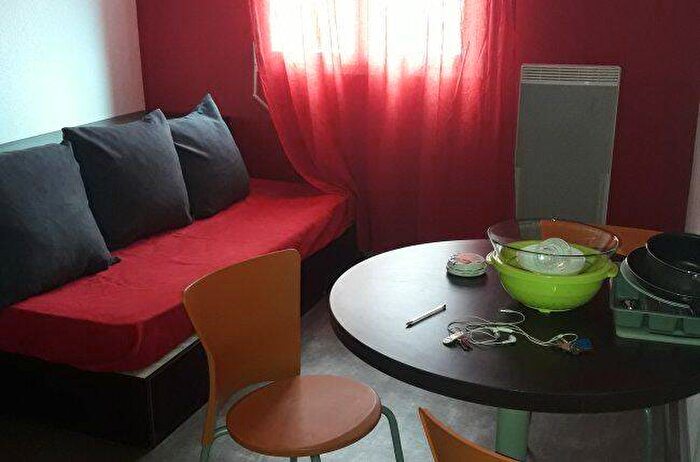 Poste Mairie, Talence : Appartement 2 pièces à louer