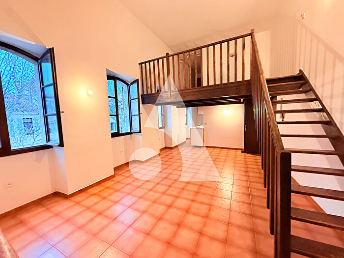 Appartement à louer - Marignane, Centre-ville - 3 pièces - 2 chambres