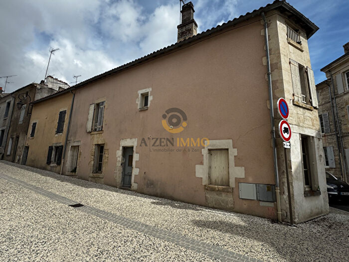 Maison 10 pièces à Fontenay-le-Comte, Chamiraud, Grissais, Le Gros Noyer, à vendre