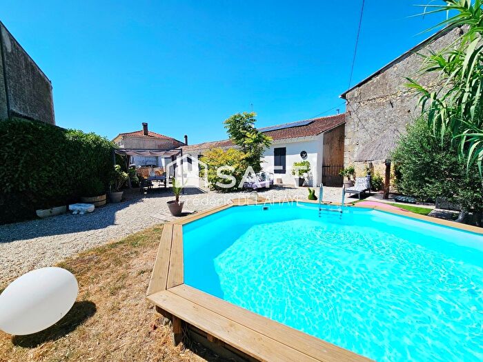Civrac-en-Médoc : Maison 4 pièces à vendre