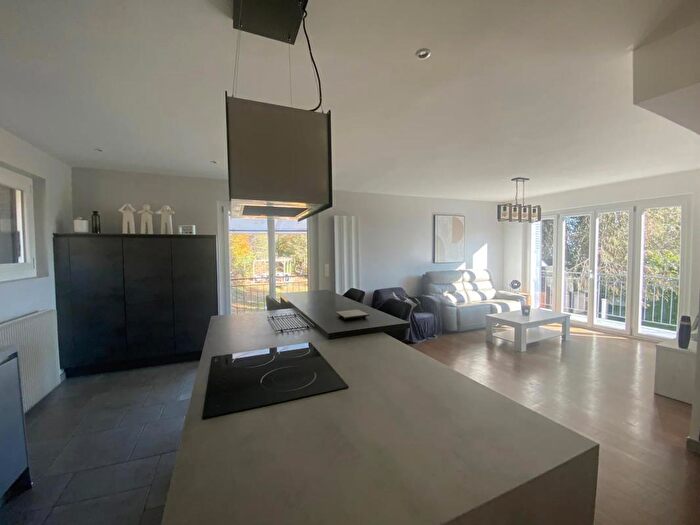 Maison à vendre - Chameyrat - 5 pièces - 3 chambres