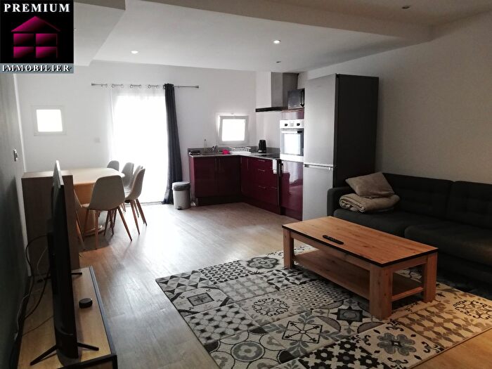 Maison à louer - Baho - 3 pièces - 2 chambres