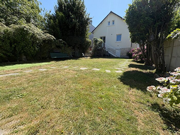 Maison à vendre - LHaÿ-les-Roses, Petit Robinson - 5 pièces - 4 chambres