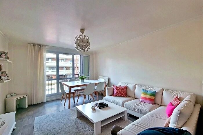 Appartement à vendre - Noisy-le-Sec, Centre-ville, Mairie - 3 pièces - 2 chambres