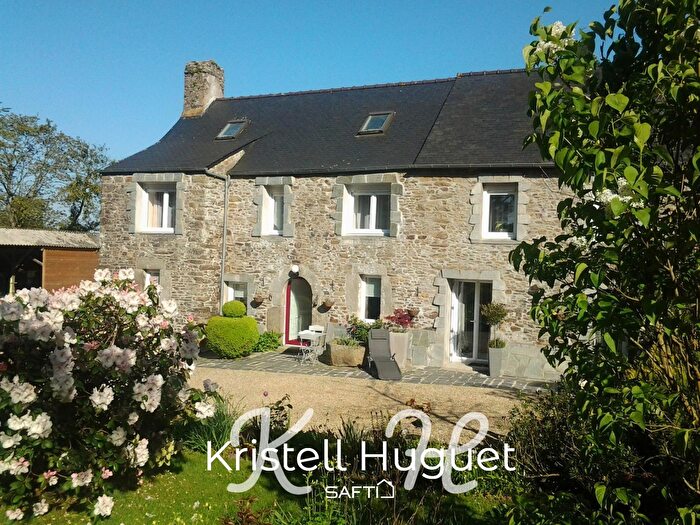 Maison à vendre - Landivisiau - 9 pièces - 5 chambres