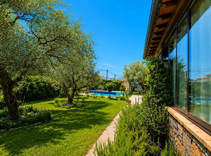 Alès, Bruèges, Croupillac, Clavières, Chantilly : Maison 6 pièces à vendre