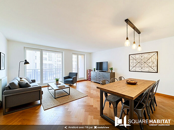 Appartement 5 pièces à Quartiers Centre, Colombier, à vendre