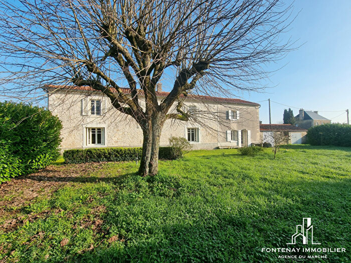 Maison à vendre - Fontaines - 9 pièces - 6 chambres