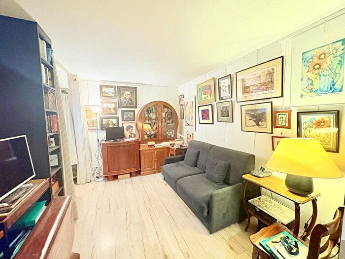 Appartement à vendre - Paris e , Vallée de Fecamp - 1 pièce