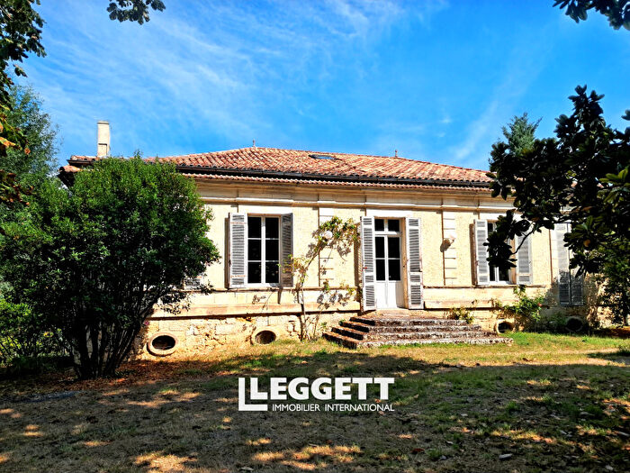 Maison à vendre - Bourg - 11 pièces - 6 chambres