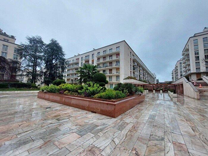 Appartement 5 pièces à louer à Montreuil, Versailles