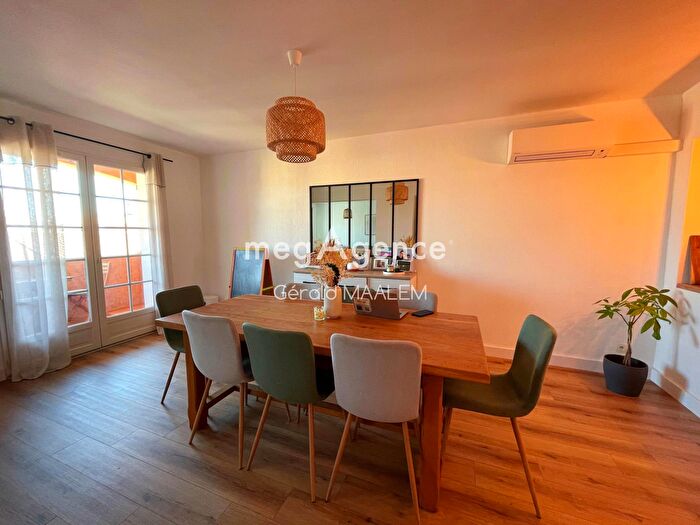 Maison 6 pièces à Roquebrune-sur-Argens, Village, à vendre