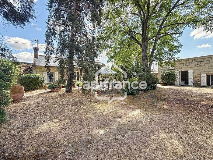 Maison à vendre - Savigny-en-Véron - 3 pièces - 2 chambres