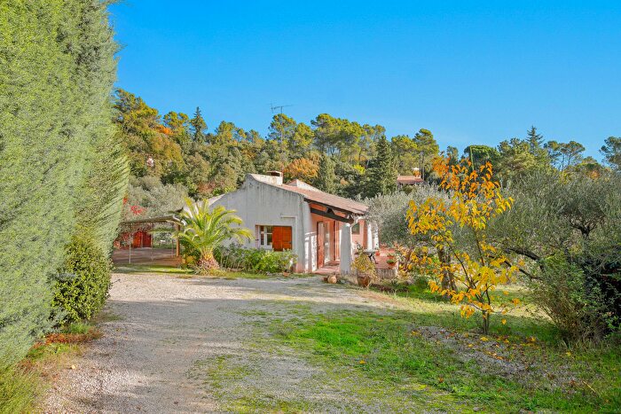 Maison à vendre - Méounes-lès-Montrieux - 4 pièces - 3 chambres