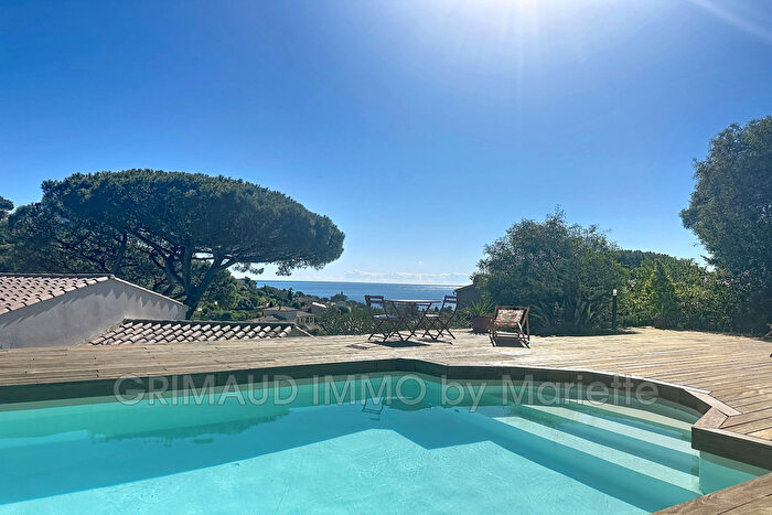 Maison à vendre - Roquebrune-sur-Argens, Les Issambres, La Vigie, Les Dolmens, Plages, Calanques - 6 pièces - 4 chambres