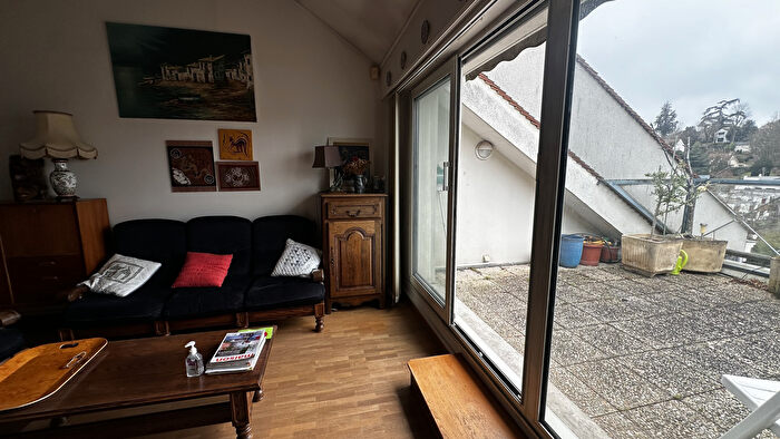 Maisons à vendre et appartements à louer - 1