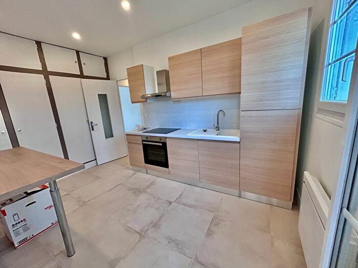 Appartement à louer - Beaux Arts, Montpellier - 4 pièces - 3 chambres