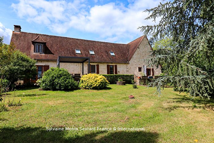 Brouchaud : Maison 10 pièces à vendre