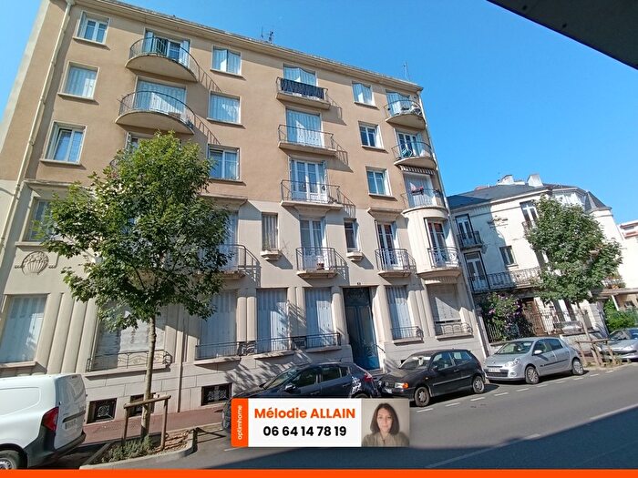 Appartement à vendre - Vichy, Coeur de Ville - 3 pièces - 2 chambres