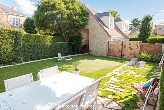 Maison à vendre - Eaubonne, Mont dEaubonne - 6 pièces - 5 chambres