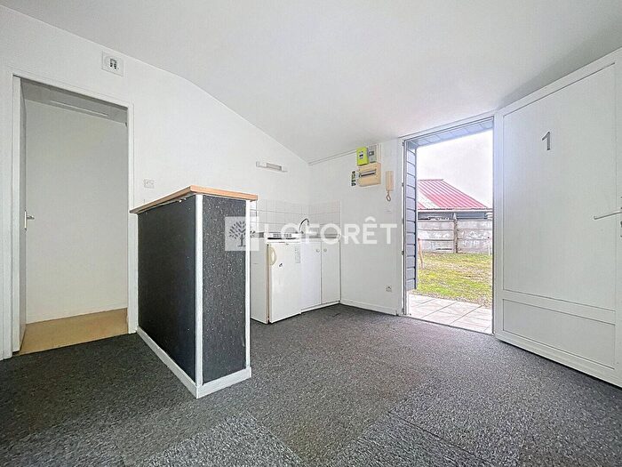 Appartement à louer - Le Quesnot, Saint-Aubin-lès-Elbeuf - 1 pièce - 1 chambre