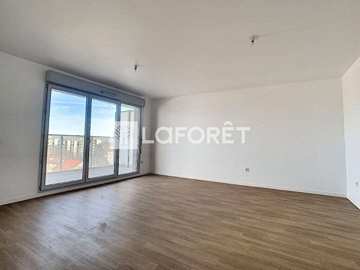 Quatres Cités-Simonettes-République, Champigny-sur-Marne : Appartement 3 pièces à louer