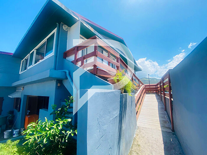 Maison à vendre - Saint-Joseph, Centre-ville, Jean Petit les Bas - 8 pièces - 6 chambres