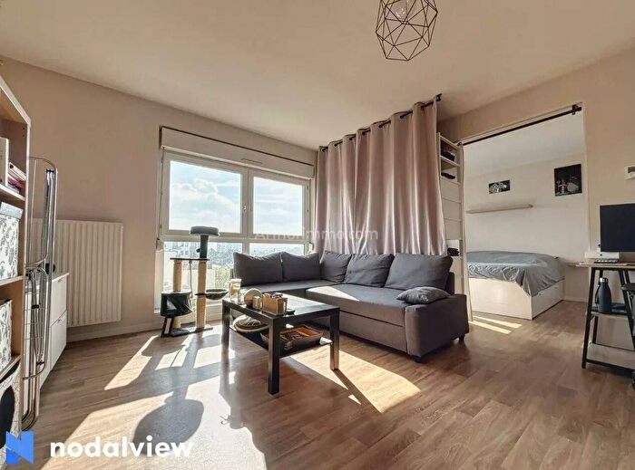 Appartement à louer - Barbâtre-Saint Remy-Verrerie, Reims - 2 pièces - 1 chambre