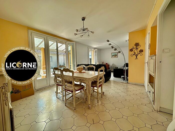 Maison à vendre - Le Puy-Sainte-Réparade - 5 pièces - 3 chambres