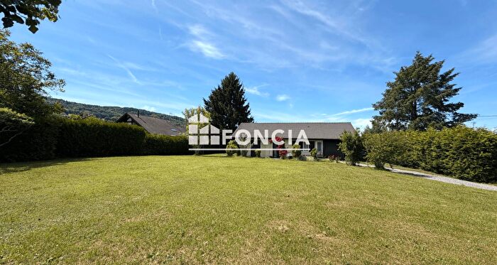 Maison 4 pièces à Etaux, à vendre