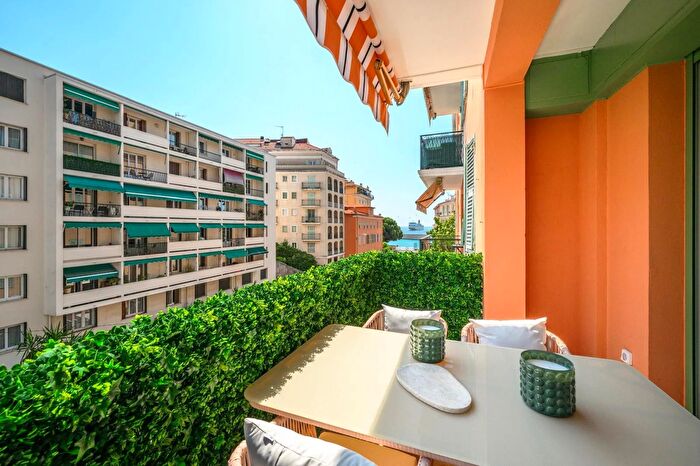 Appartement à vendre - Nice, Le Port - 2 pièces - 1 chambre