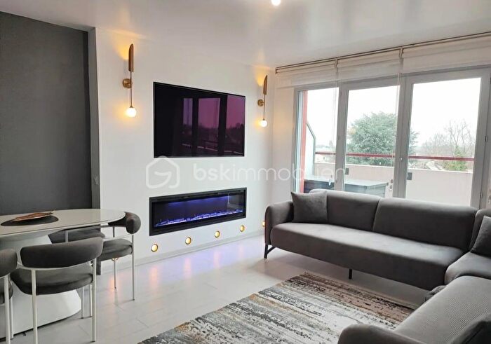 Appartement à vendre - Montfermeil, Franceville - 5 pièces - 4 chambres