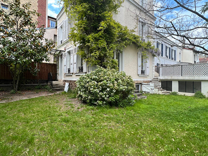 Maison à louer - Asnières-sur-Seine, Bécon, Bourguignons - 7 pièces - 5 chambres