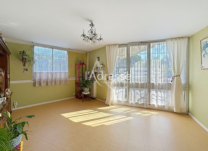 Chelles, Centre-ville, Gare, Abbesses - Appartement 4 pièces à vendre