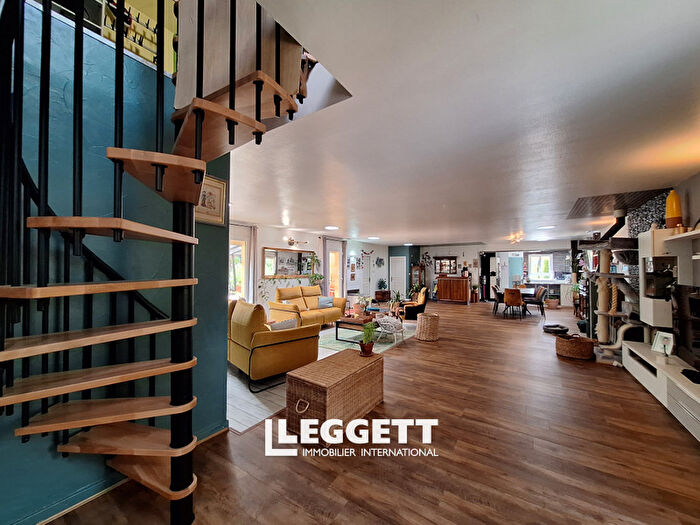 Maison à vendre - Nadaillac - 7 pièces - 5 chambres